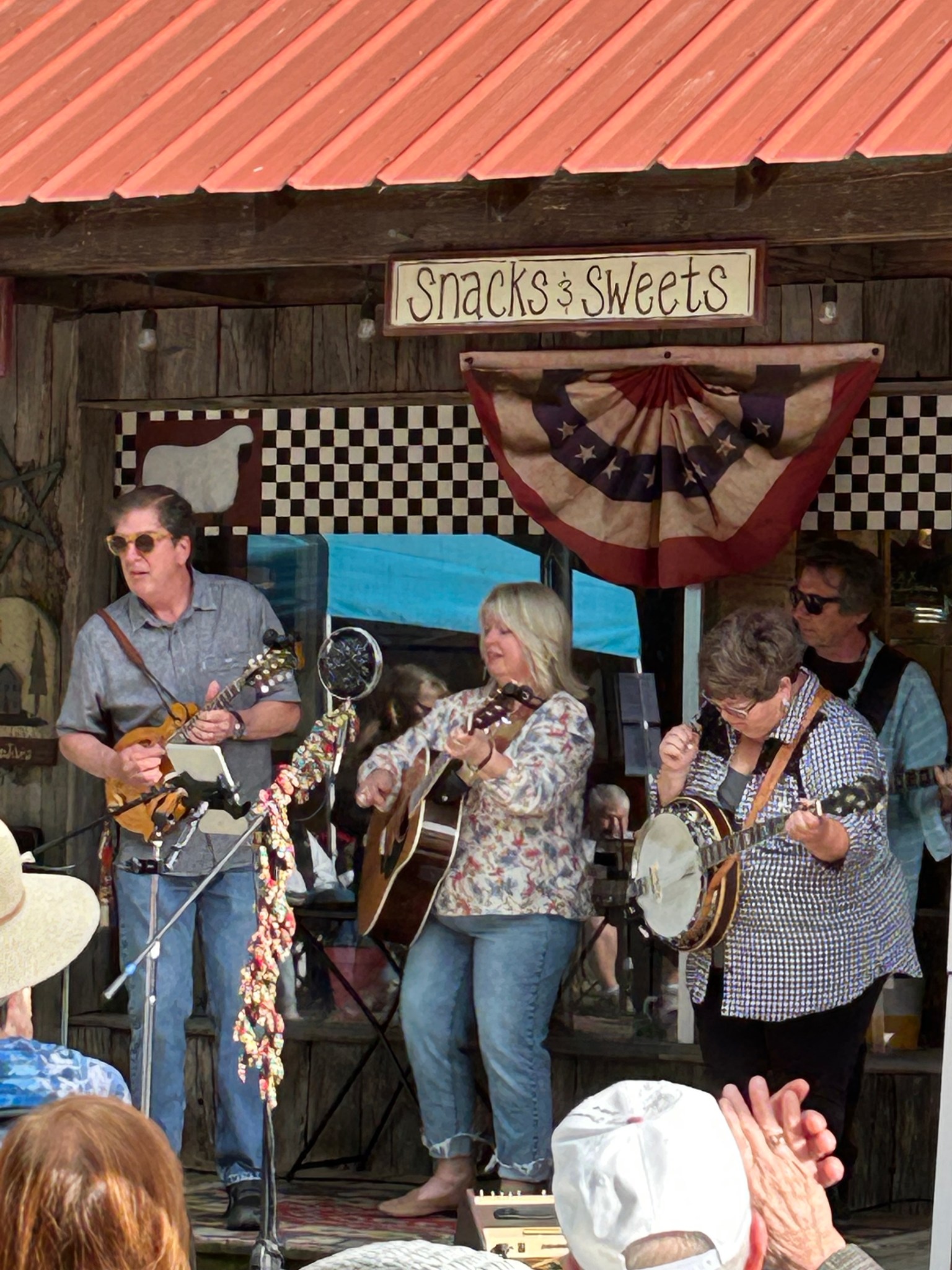 Pickin’ on the Porch – knockonwoodky.com